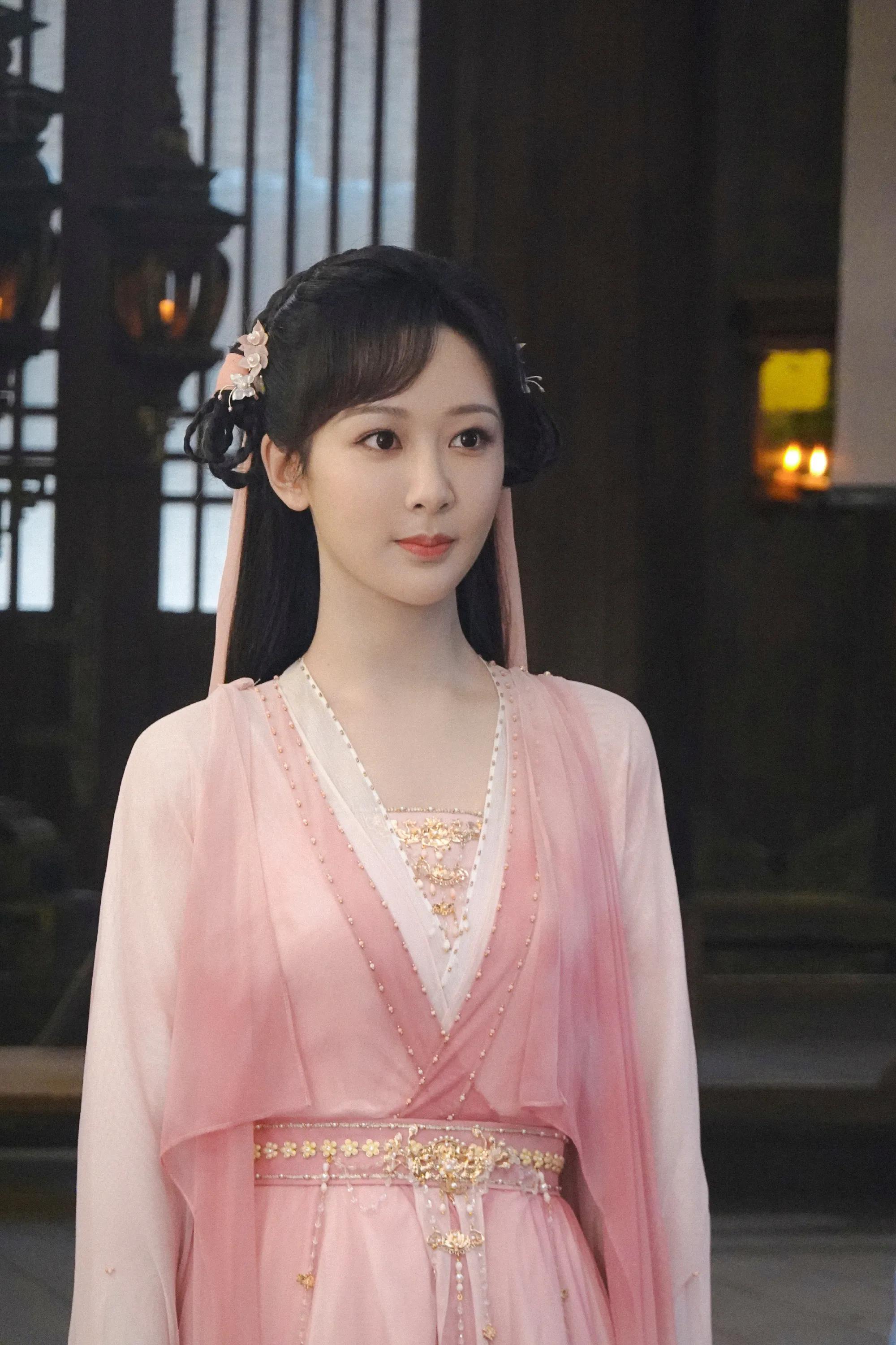 Yang Zi's ancient costume is so beautiful, quiet and dignified without ...