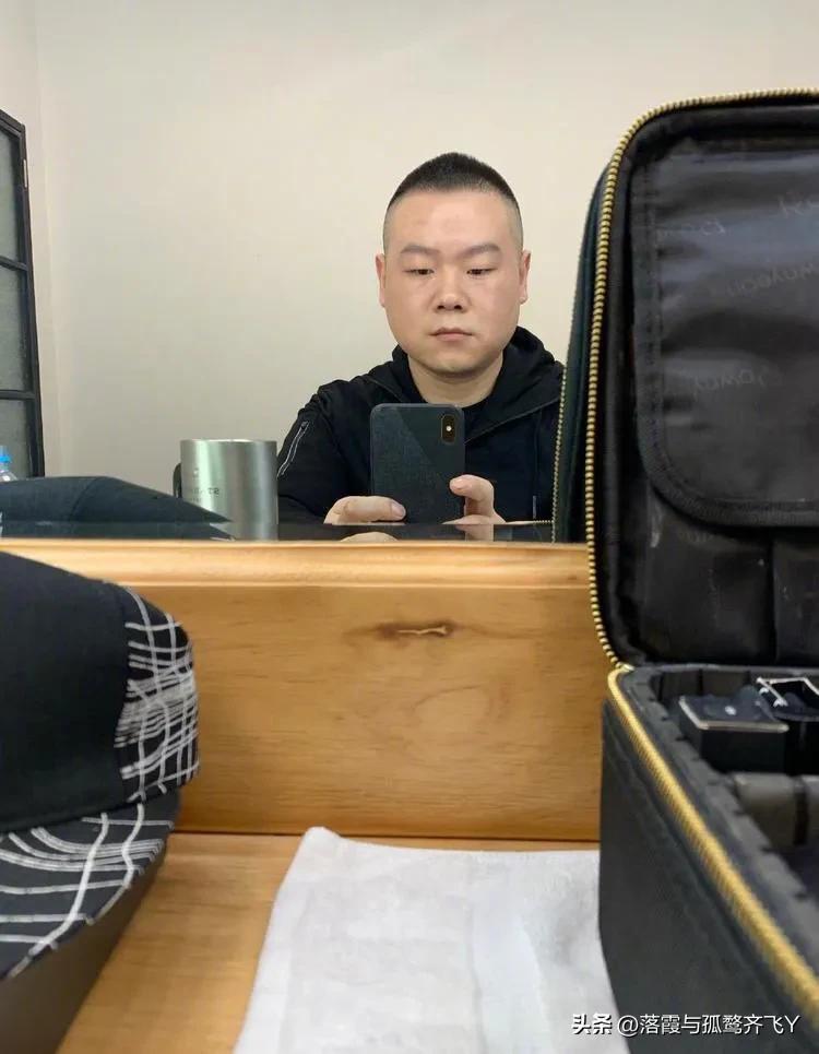 They both have the same sister - iMedia