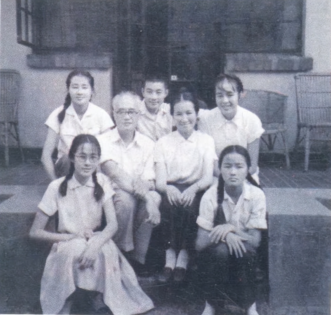 Famous director Huang Shuqin: Suffering from Alzheimer's disease in his ...