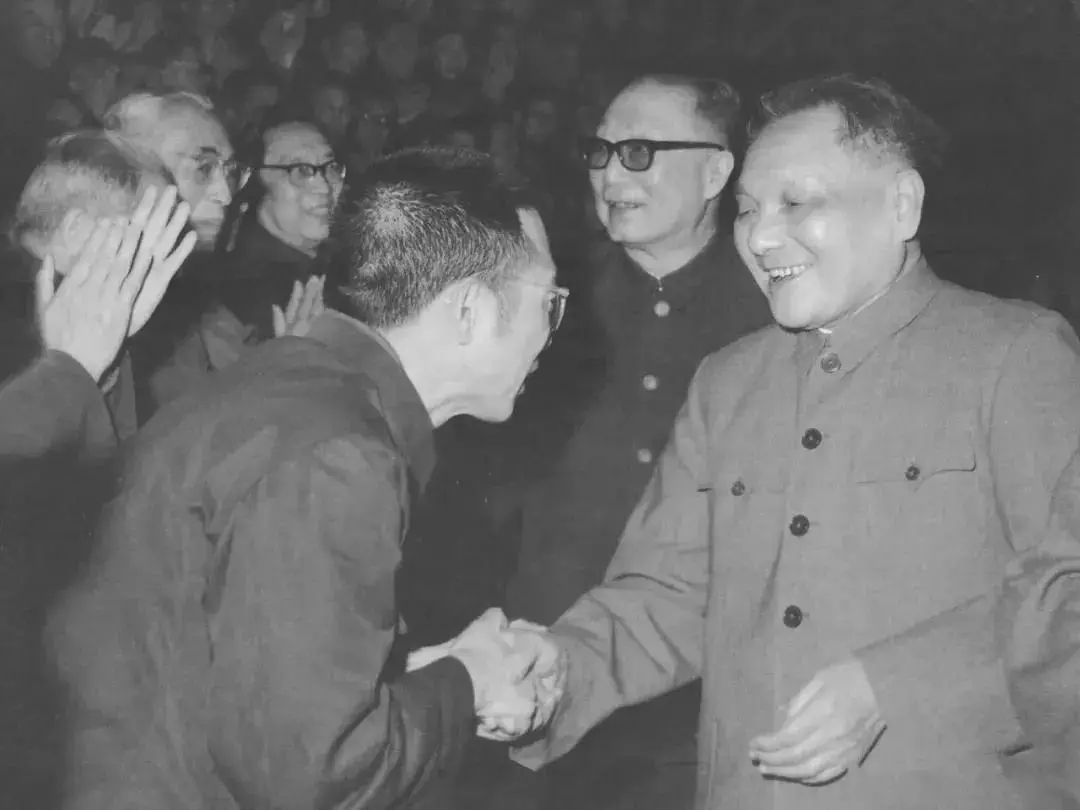 In 1983, Chen Jingrun wanted to change to a bigger house. Deng Xiaoping ...