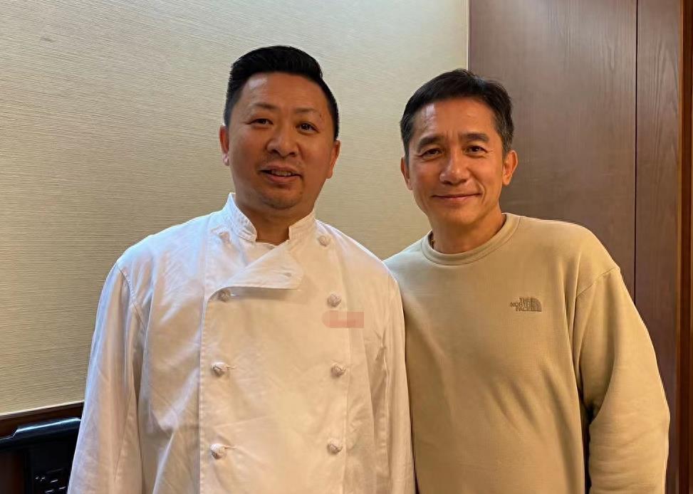 Liang Chaowei's recent life in Japan! Eating shark fin in a high-end ...