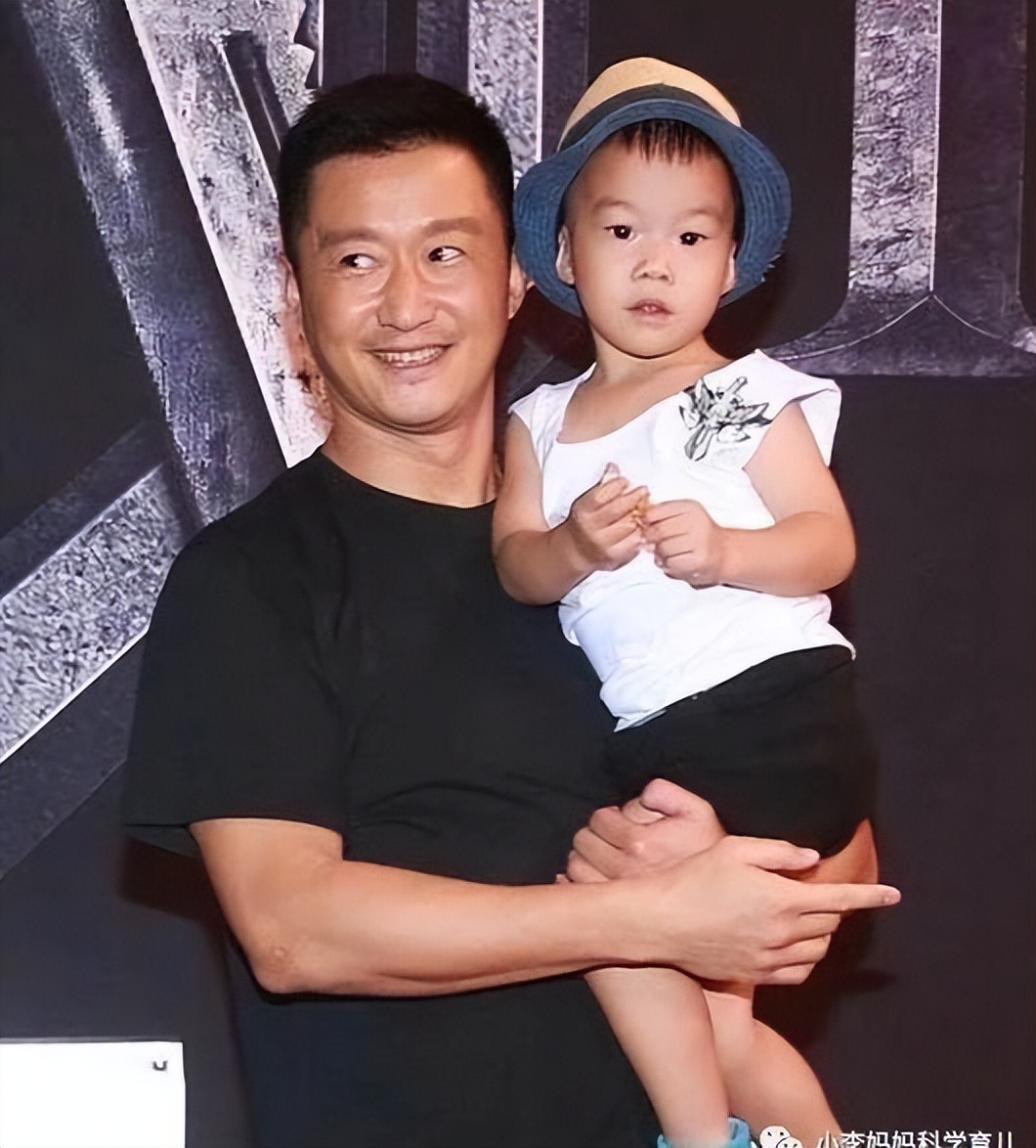 Tough guy Wu Jing's wolf-fighting style of parenting, a 7-year-old son ...