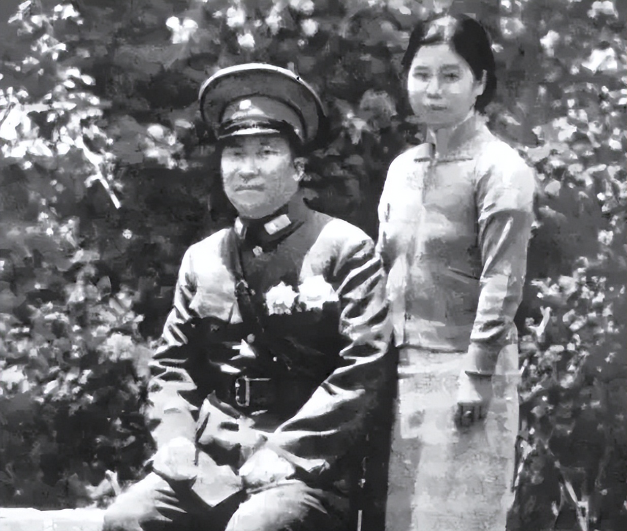 After Yang Hucheng was killed, his wife insisted not to remarry. Why ...