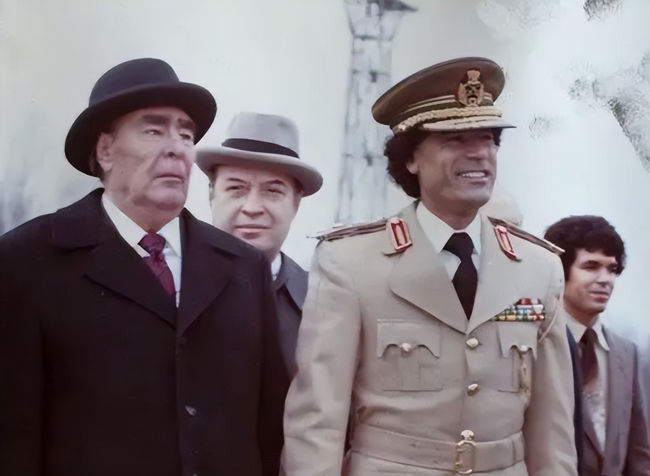 Gaddafi before his death: slapped in the face by spit - iNEWS