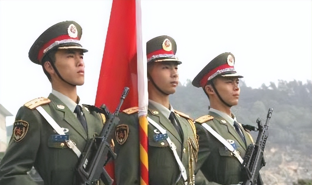 A brief history of new Chinese military uniforms, among which is the ...