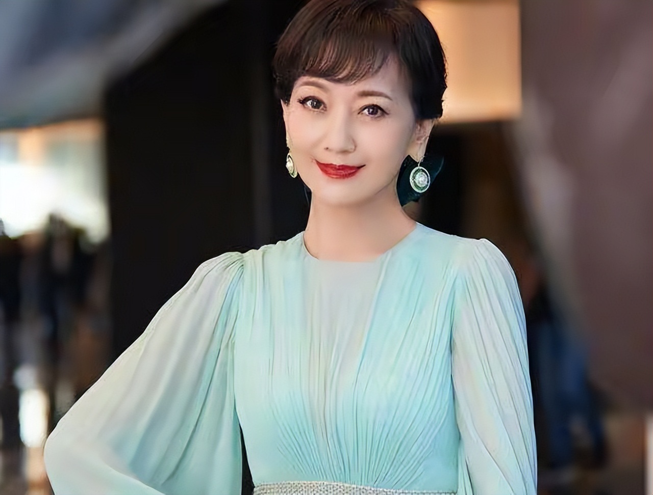69-year-old Zhao Yazhi compared with 60-year-old Ye Tong, the face ...