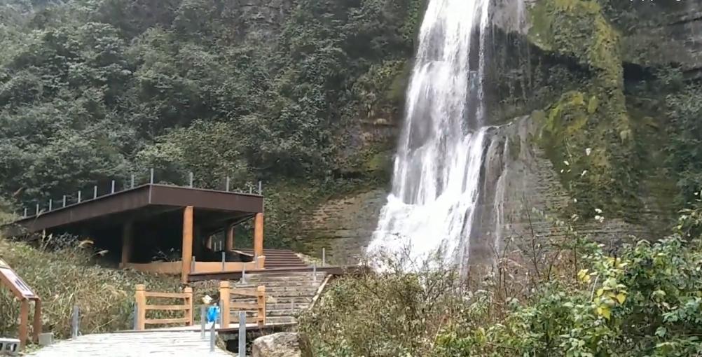Hunan Baojing Canyon Scenic Area, the cliffs are thousands of meters ...