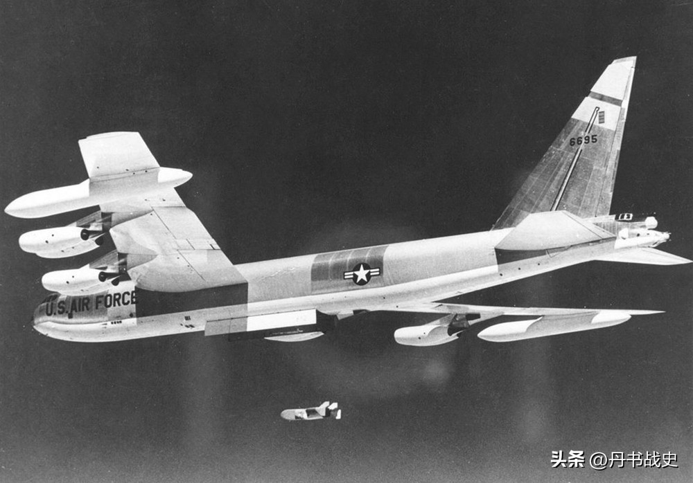 The "shadow clone" of the B-52 bomber - the ADM-20 "quail" decoy cruise ...