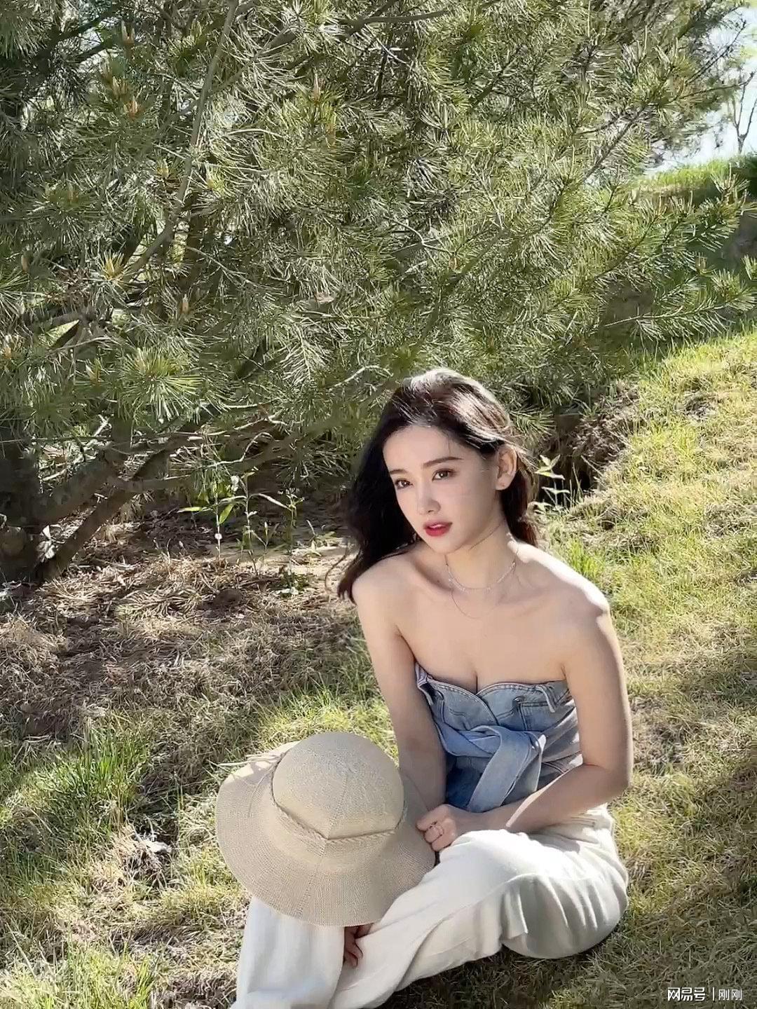 Tight and Zhang Li Muchen - iMedia