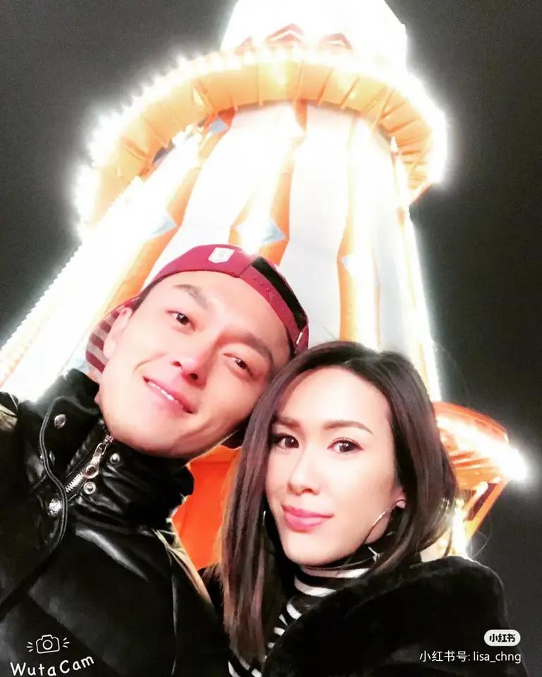 Zhuang Siming posted a photo with Yang Ming - we have our own sweetness ...