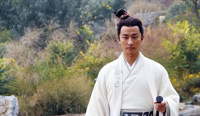 Wu Qi, the undefeated god of war, was both a fighter and a talent. A ...