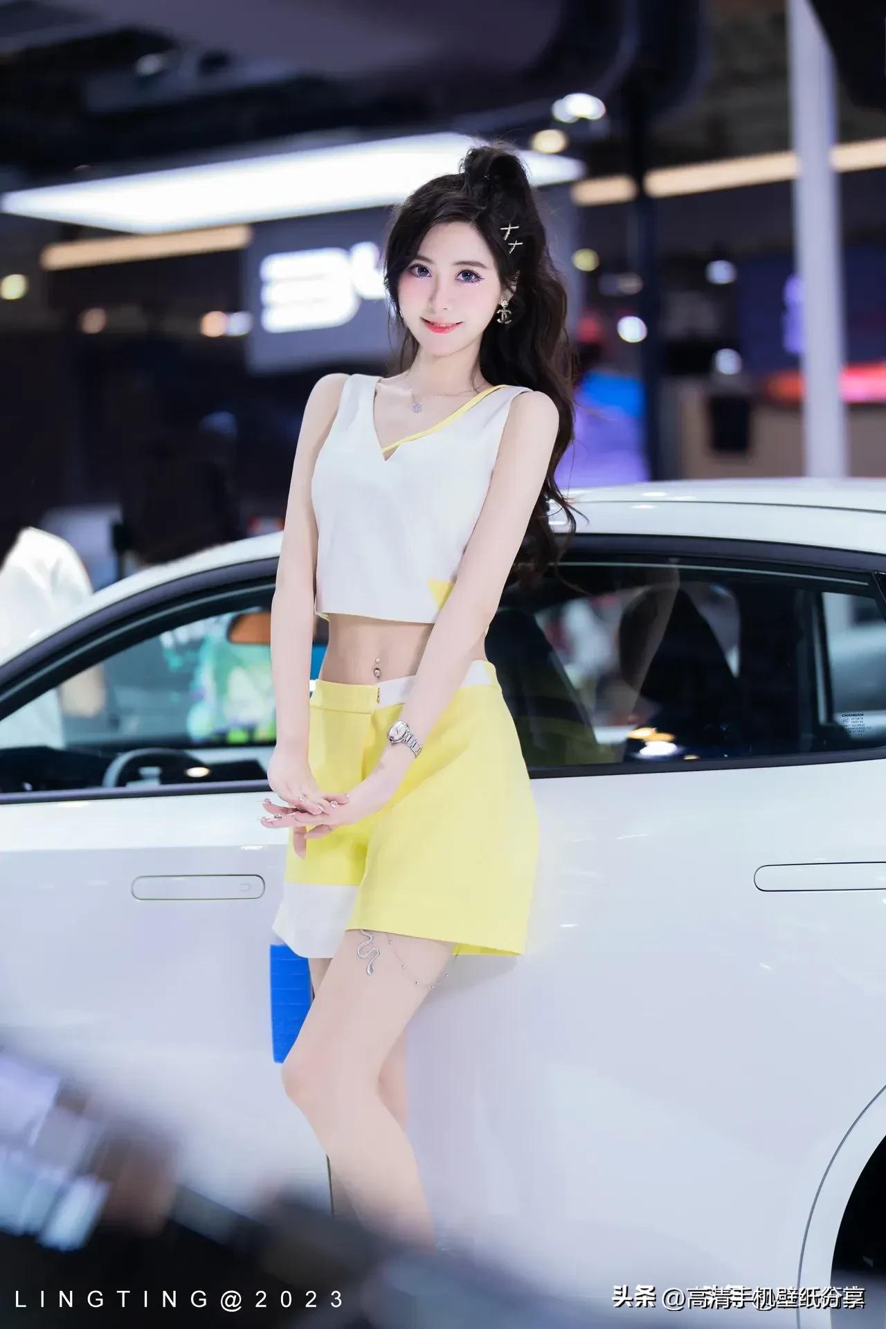 beautiful car model lady - iNEWS