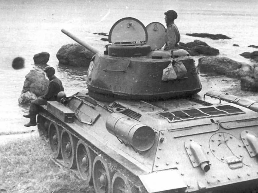 How powerful was the Soviet military at its peak?"81 Military Exercise ...