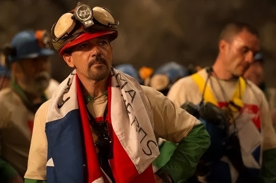 In-depth exploration of the complexity of human nature, touching the ...