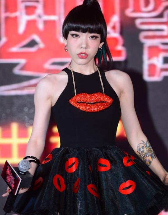 Wu Mochou, from smash hit to "notorious", what did he do wrong? - iNEWS