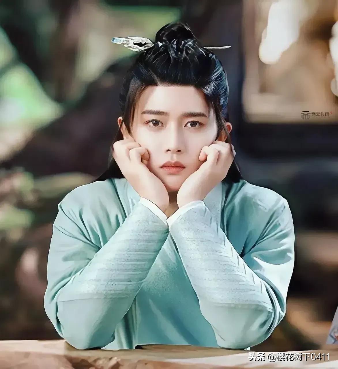 Ren Jialun with beautiful costumes, do you like it? - iMedia