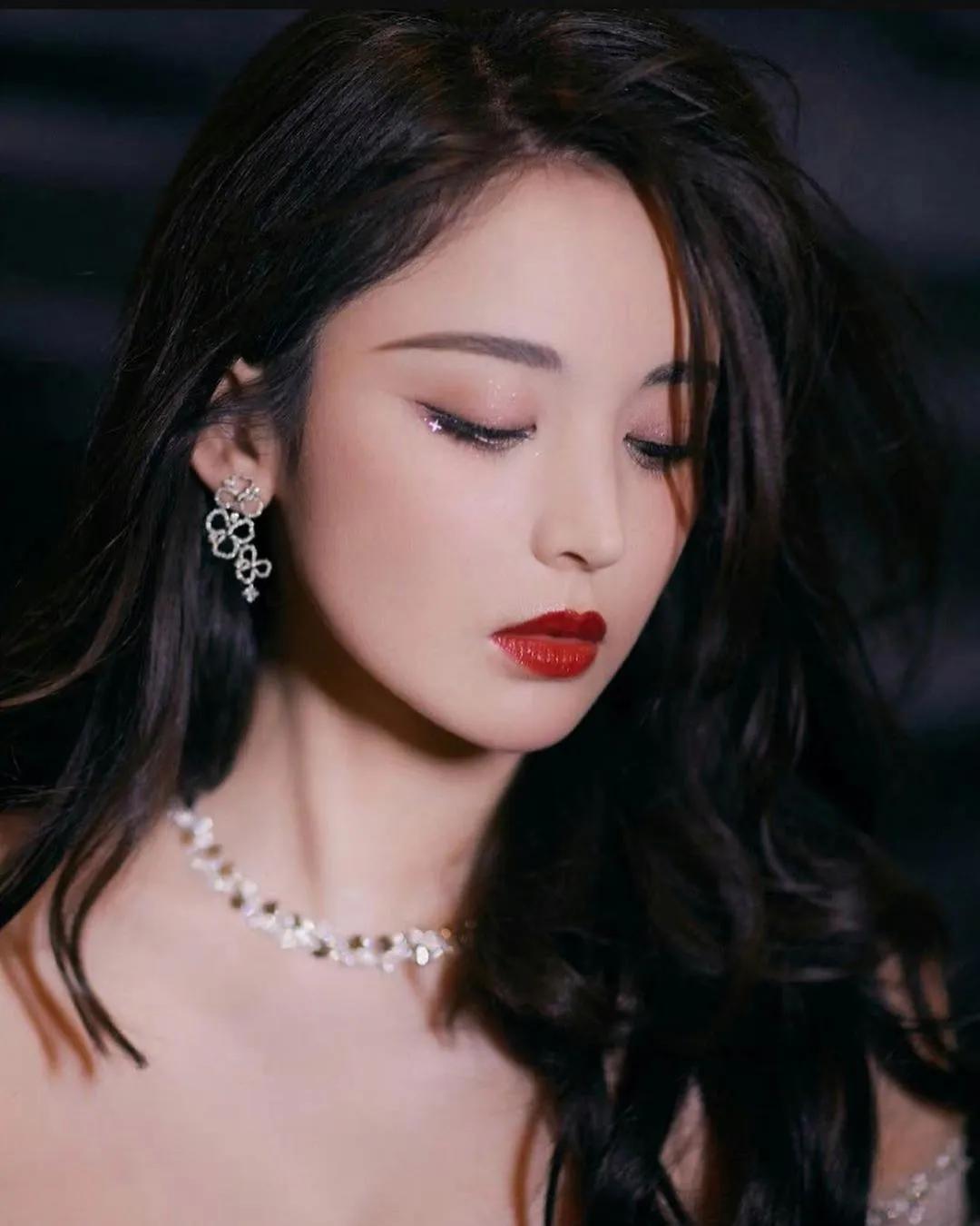 Sexy beauty Guli Nazha - iNEWS