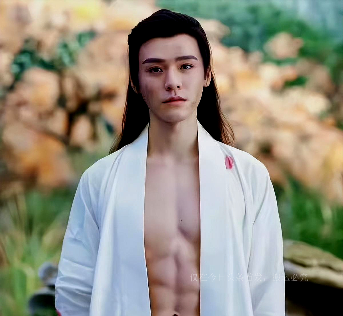 Abs competition! Gong Jun, Deng Wei and Fei Xiang, the gap is clear at a glance! - iMedia