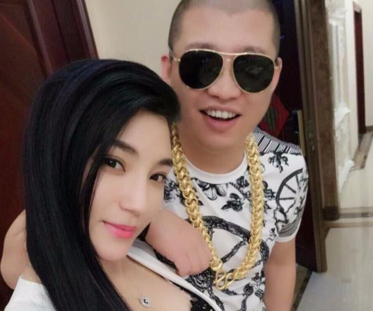 Nicholas and Zhao Silian sneered at the Internet celebrity two donkeys ...