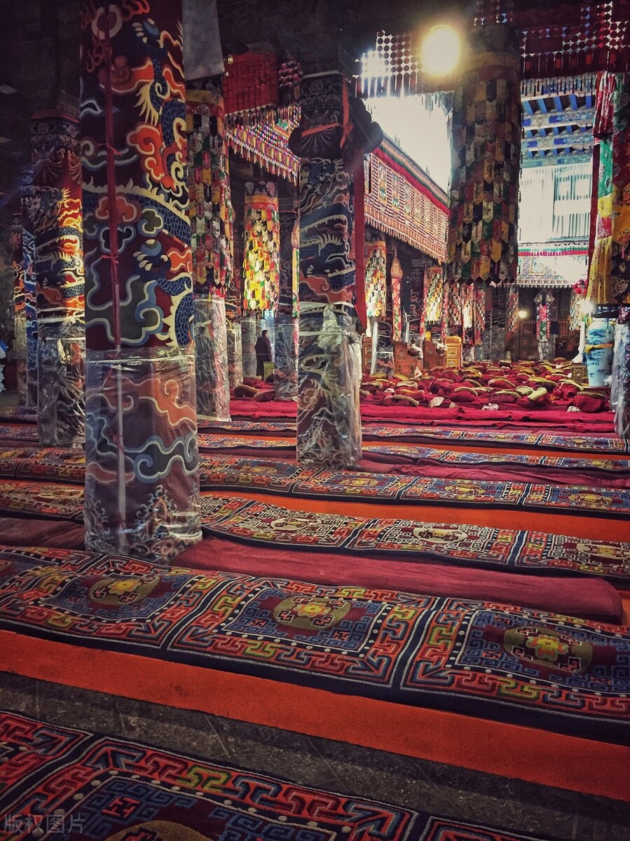 Tashilhunpo Monastery, the largest monastery of the Gelug Sect of ...