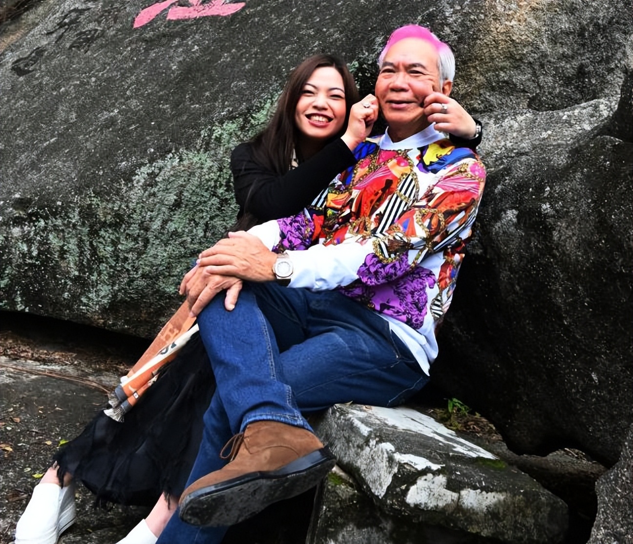 Congratulations! 72-year-old Li Longji married his 39-year-old ...