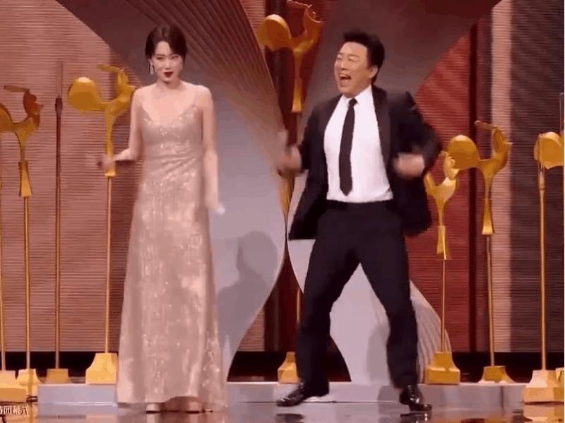 The night of the Golden Rooster Awards: Zhang Xiaofei dances hot, Zhu Yilong deserves it, Andy ...