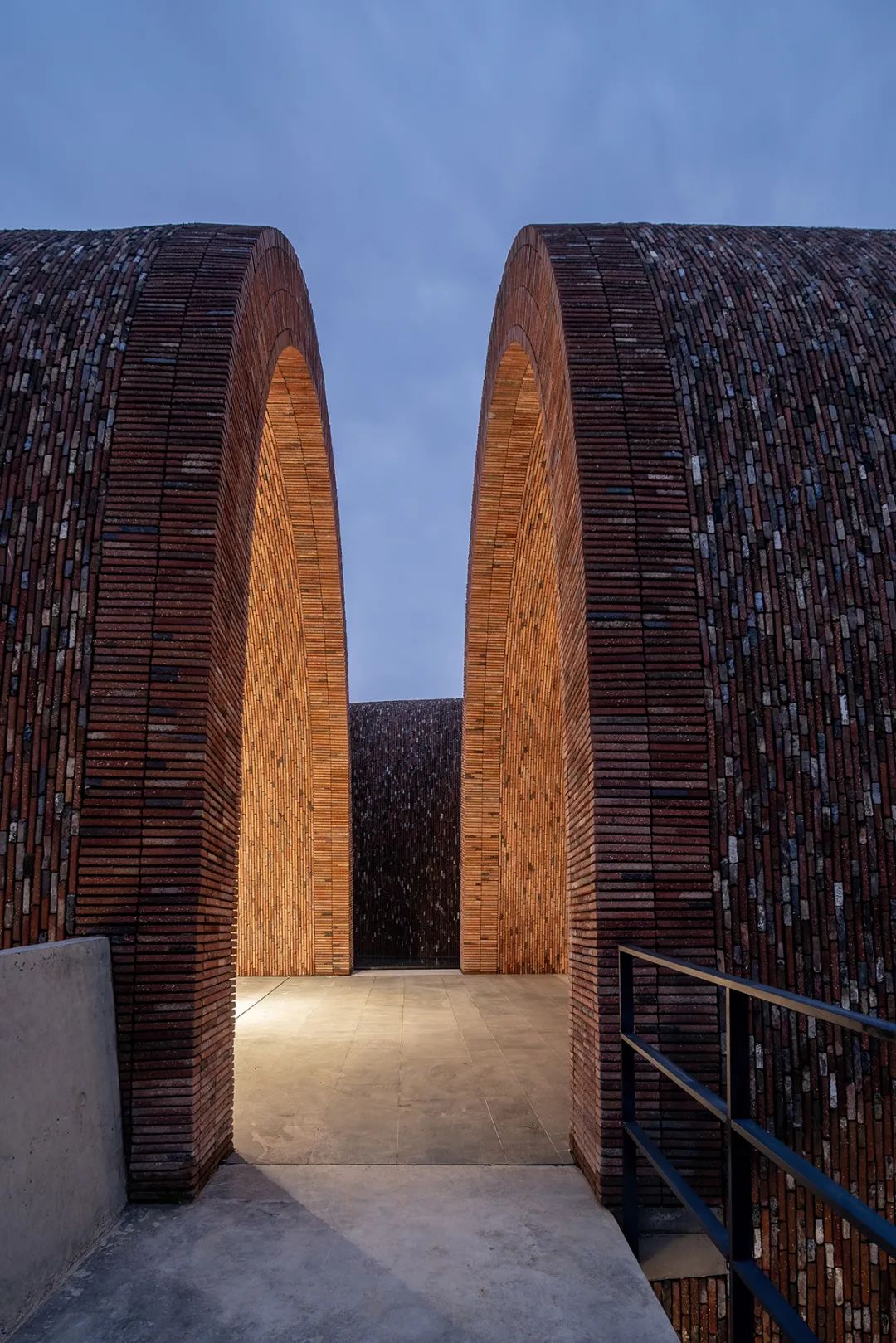 Wang Dongning: Use the language of light and shadow and architecture to ...