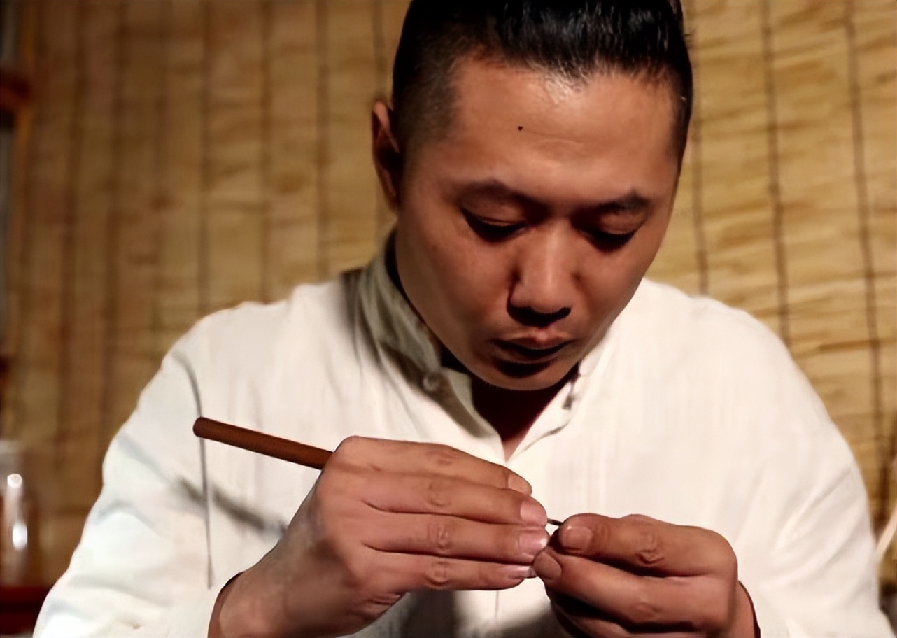 Ingenuity - Chinese traditional nuclear carving artist: Li Fan - iNEWS