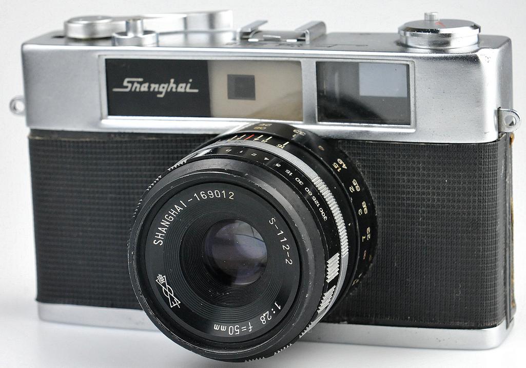 The "205" camera named by two birds: how many families used to be the ...