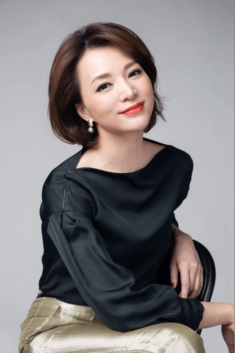 CCTV host Dong Qing married in a low-key period at the peak of her ...