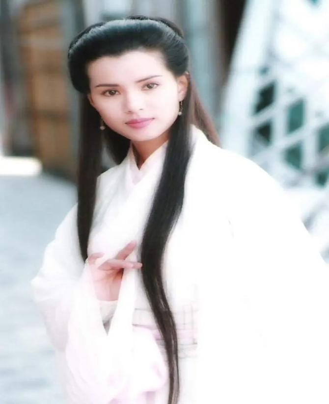 It is also the role of Little Dragon Girl, Li Ruotong, Liu Yifei and ...