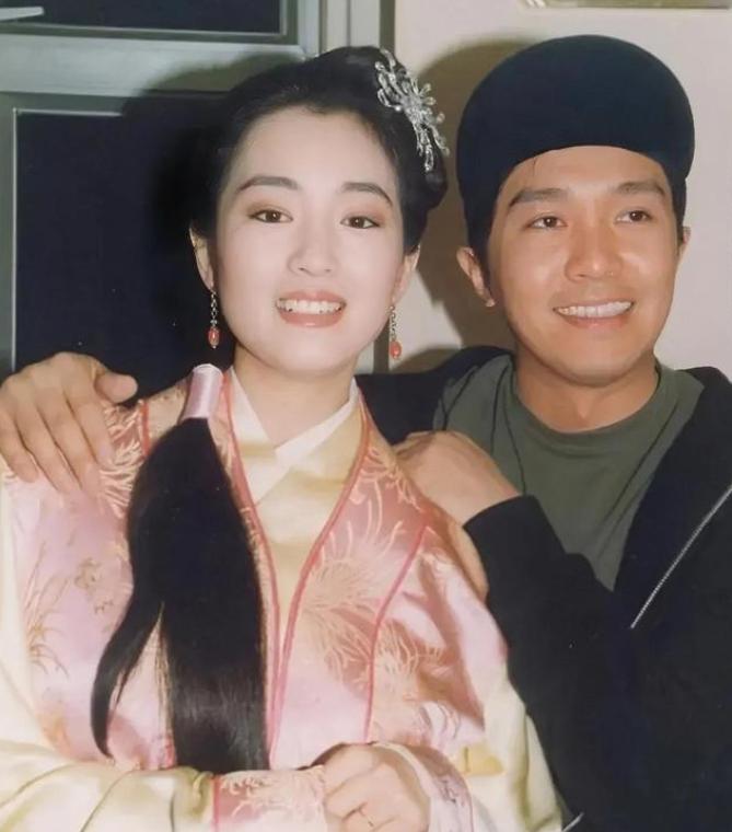 The best figure in "Tang Bohu Spots Autumn Fragrance" is Dongxiang, not Qiuxiang played by Gong ...