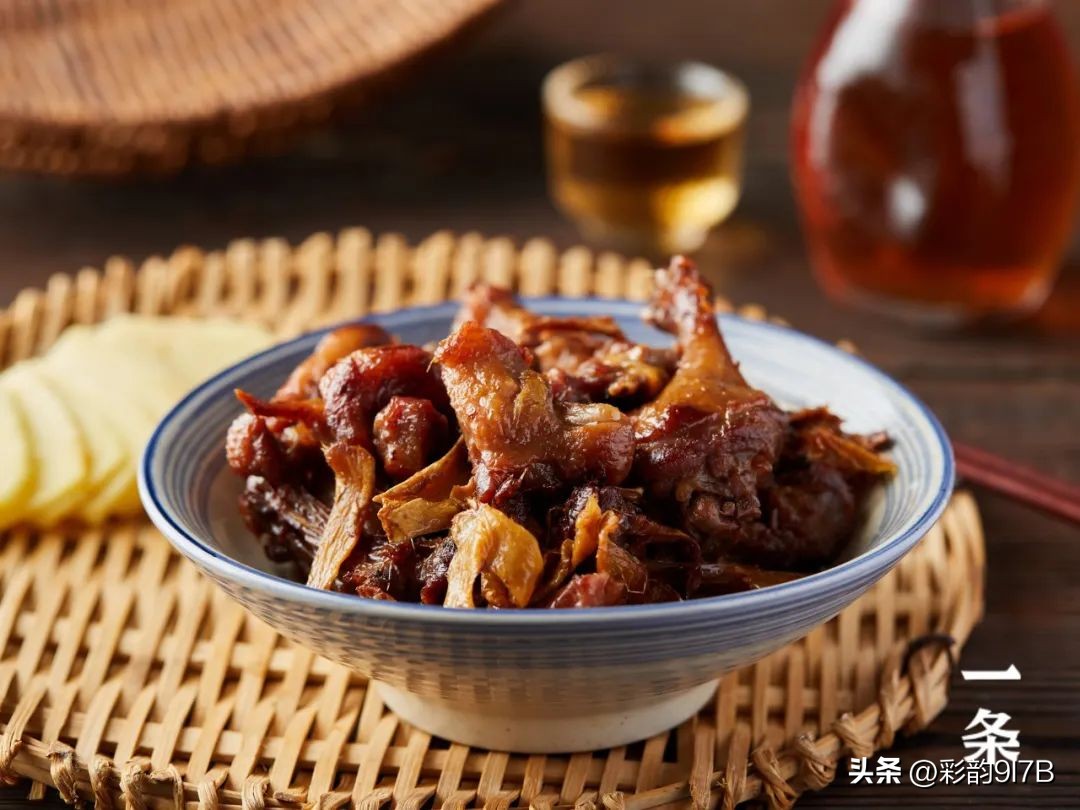 Authentic southern Fujian ginger duck, slow-cooked in an ancient ...
