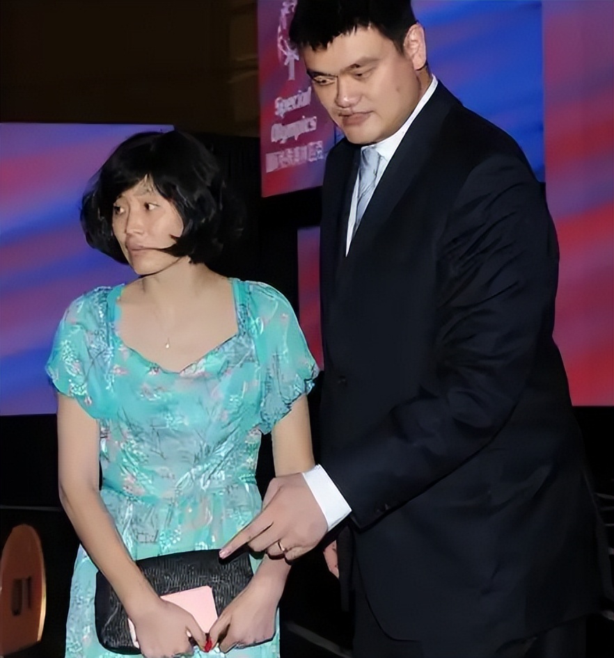 Current status of Yao Ming and his wife Ye Li: 41-year-old Ye Li is ...