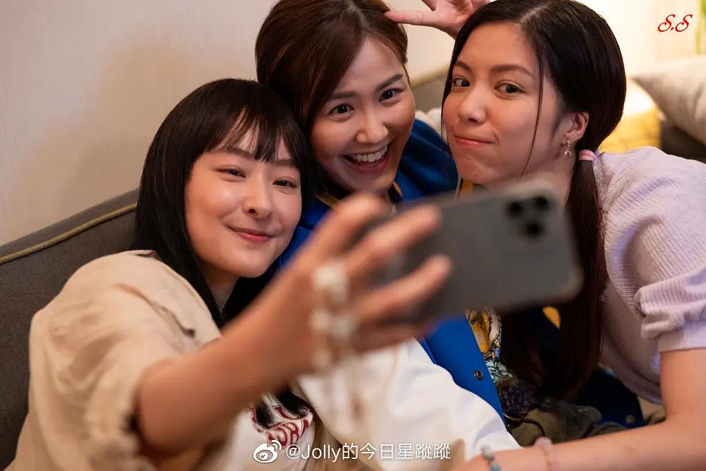 The masked villain + the old-fashioned plot + terrible acting = TVB's ...