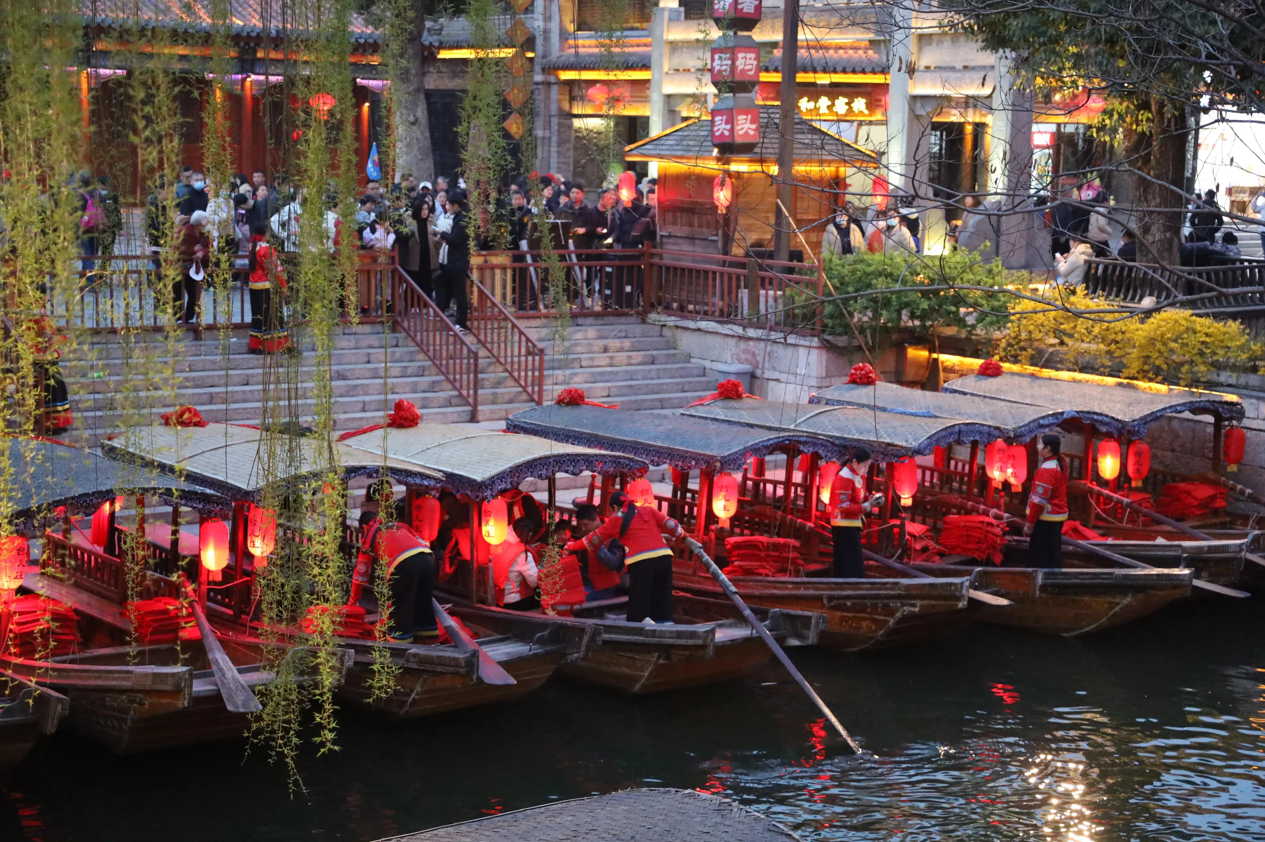 Spring in Taierzhuang Ancient City - iNEWS