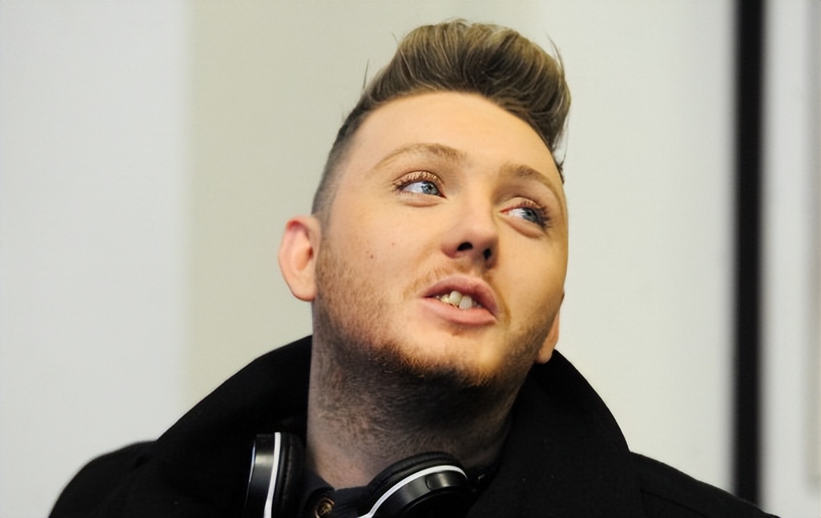 12 Celebrities Who 'Glowed With Teeth Remodeling' - iNEWS