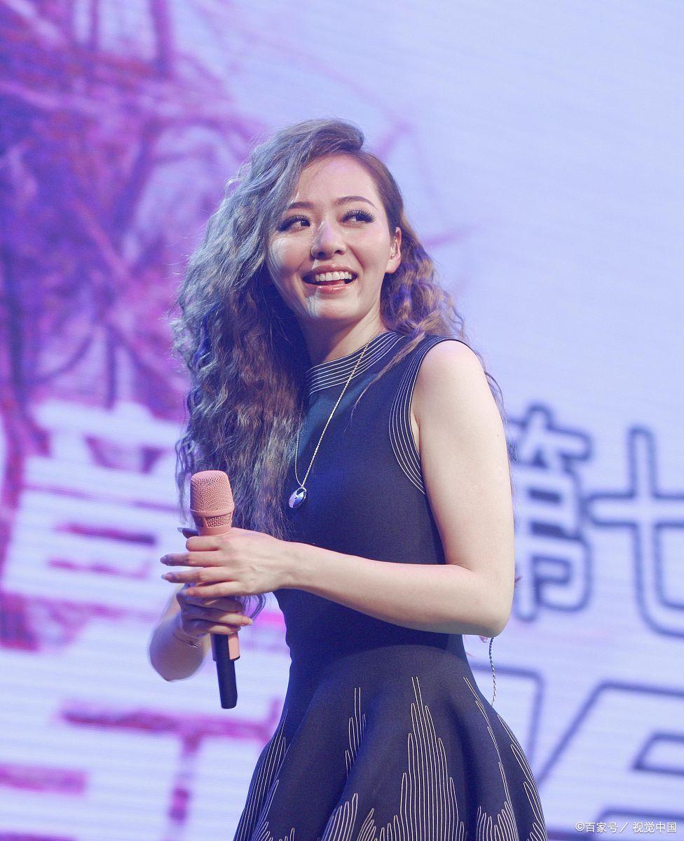 Jane Zhang and Feng Ke have been in love for 15 years. They were ...