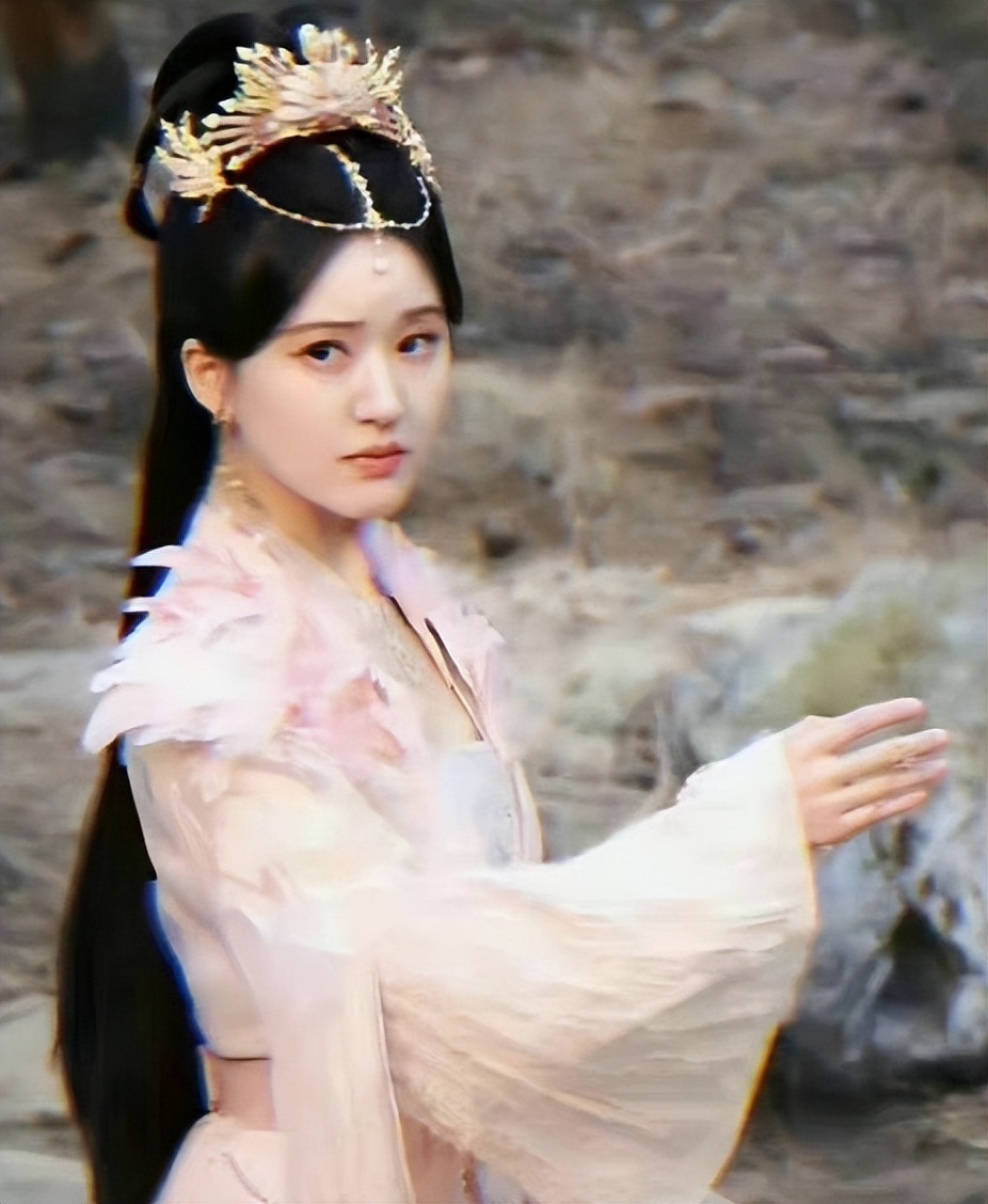 "The Hidden God" collided with "Long Moon Ember" again! Li Yunrui is ...