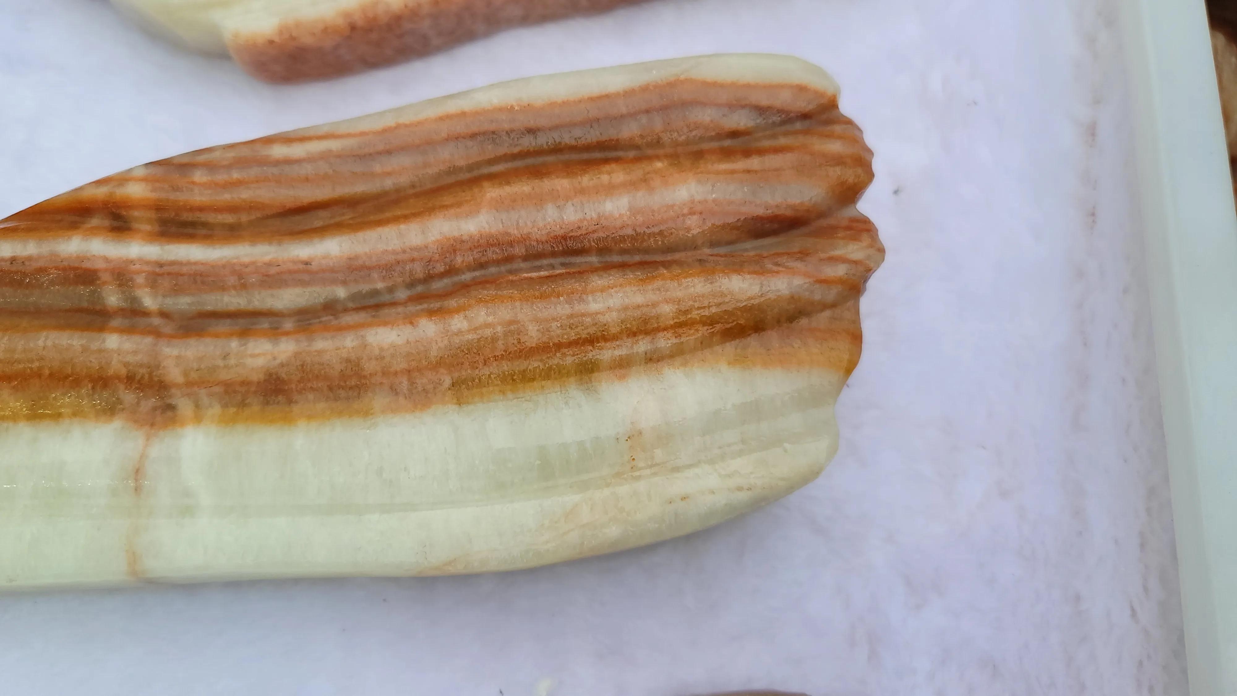 Is there anyone who knows? Help me to see which meat stone is of better ...