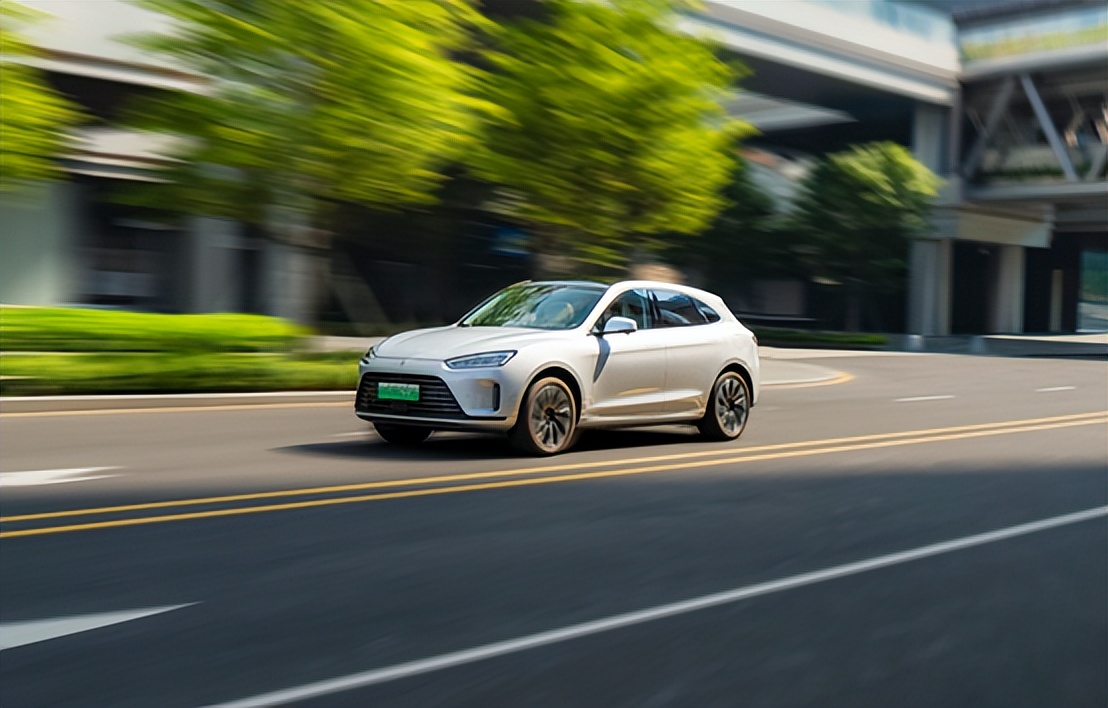 The same oil and electricity, how to choose between AITO QJIE M5 and ...