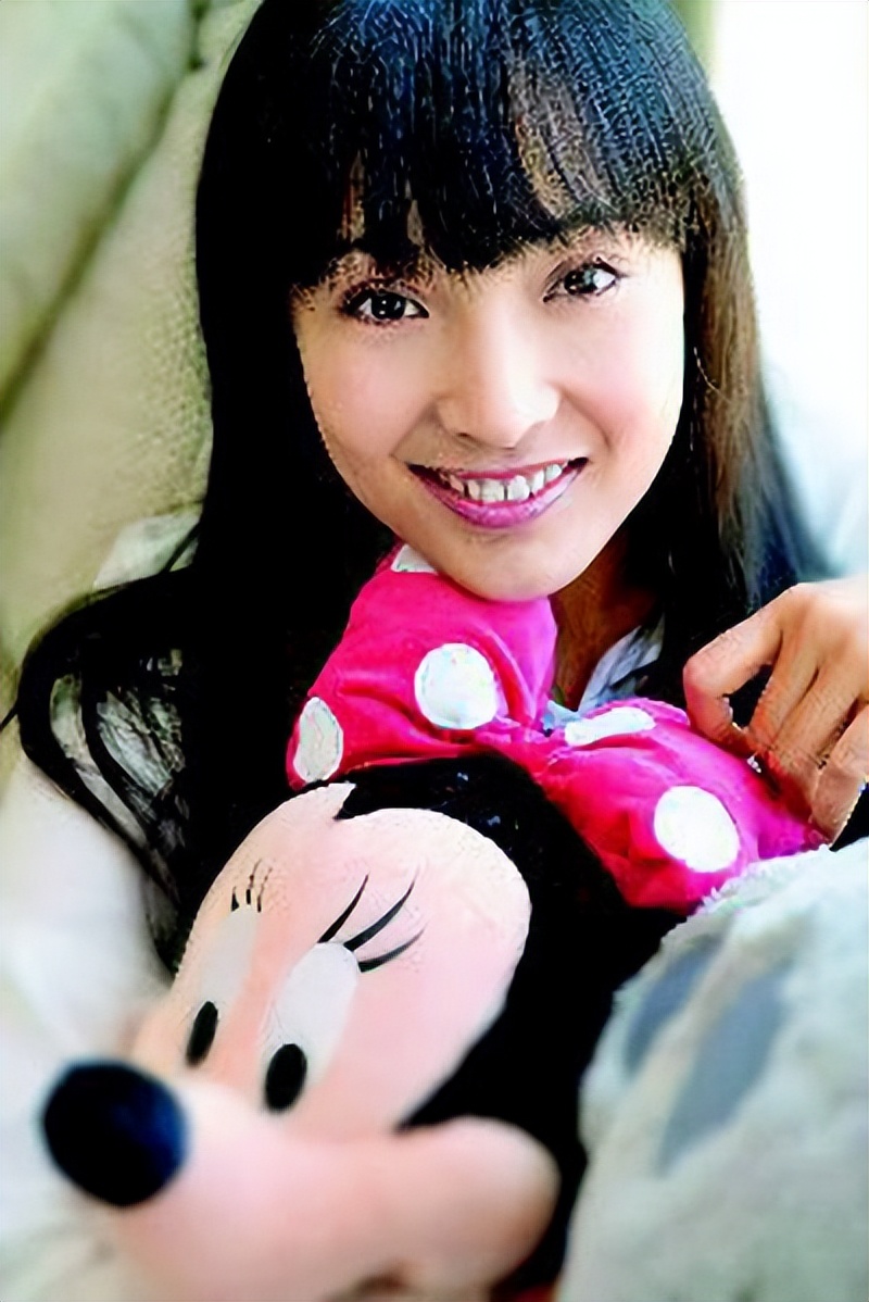 Female star Bai Jing married a wealthy family at the age of 27, and was ...
