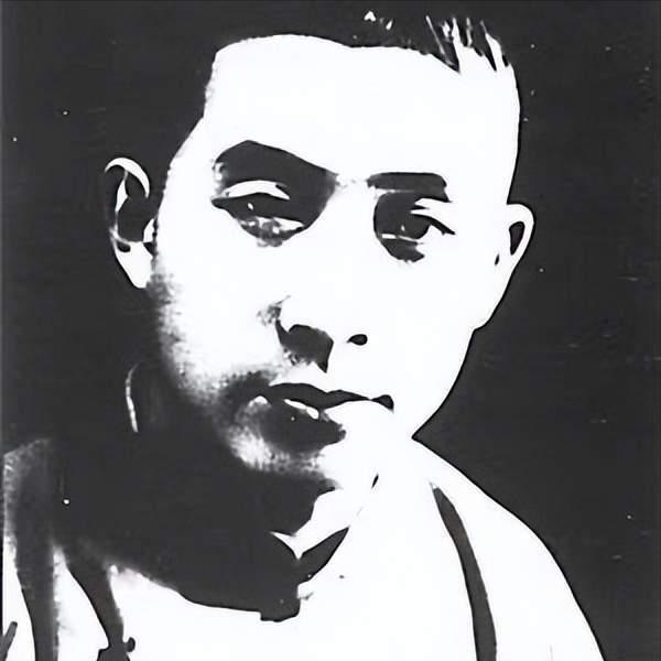 In 1986, when Bo Yibo went to the former residence of the great man, he ...