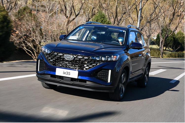 Hyundai ix35 with 137,000 mentions, and I went to drive a friend's Feng ...