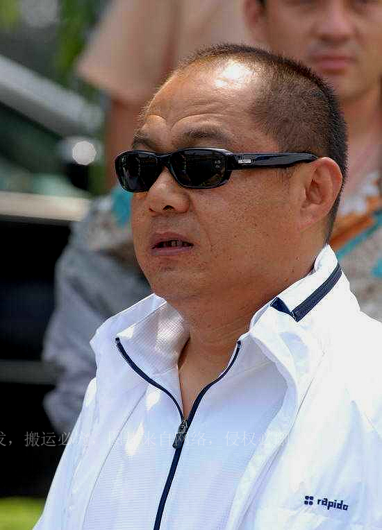 After 20 years of divorce from his wife, the famous actor Zhao Jun is ...