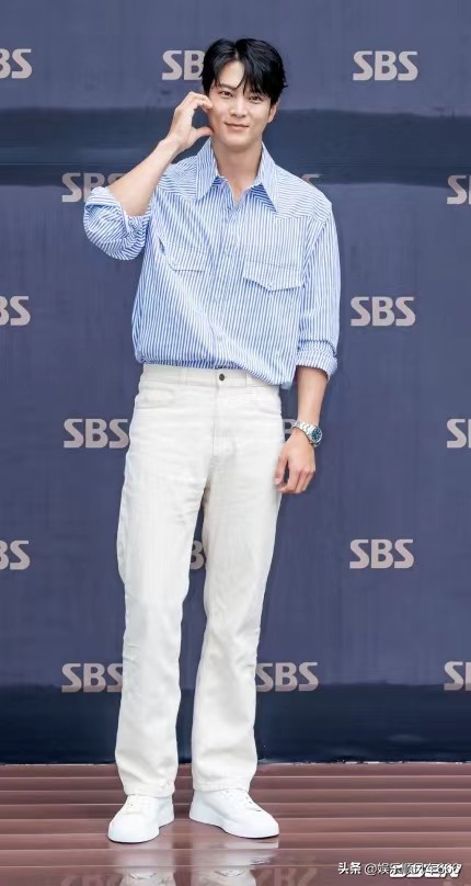 Actor Zhou Yuan appeared on the sbs program to share anecdotes and ...
