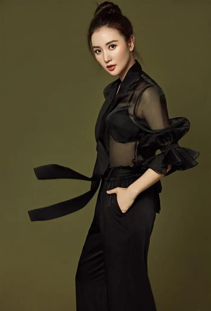 Beauty Zhang Meng, elegant, intellectual, bright and moving - iNEWS