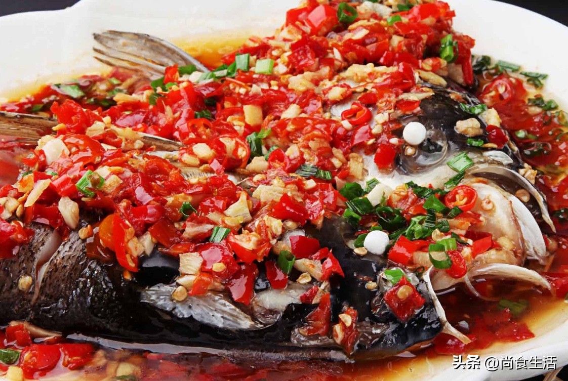 Uncover the unique charm of Hunan cuisine and learn how to make a fish ...