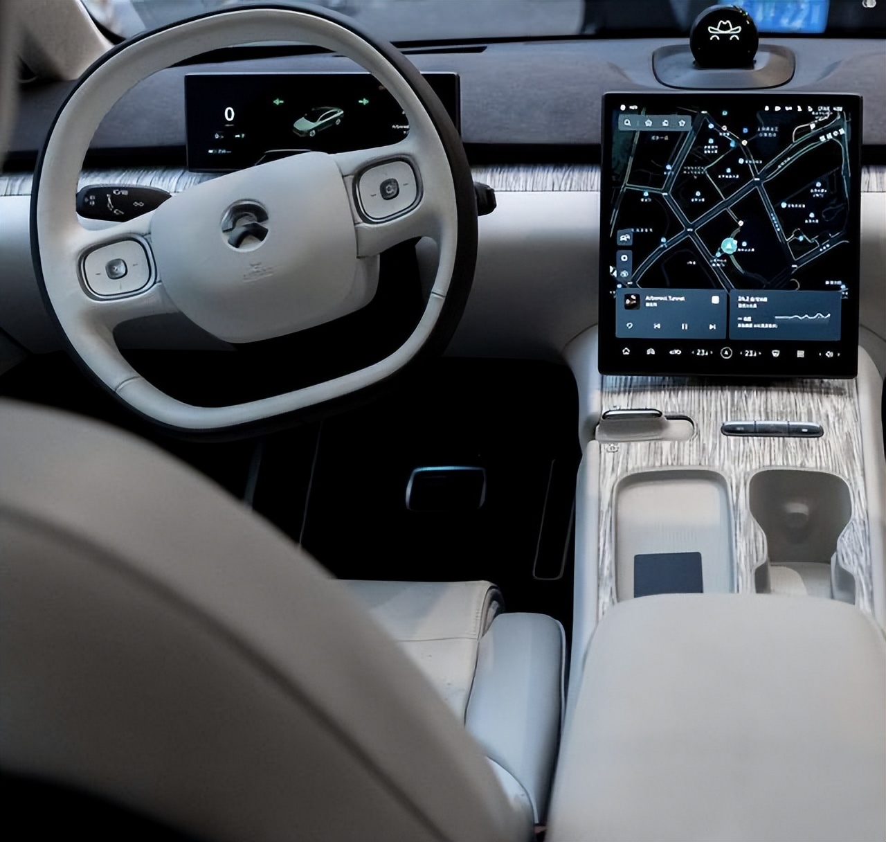 Sales lost to ET7? Price cuts can't save the old-school EQE - iMedia