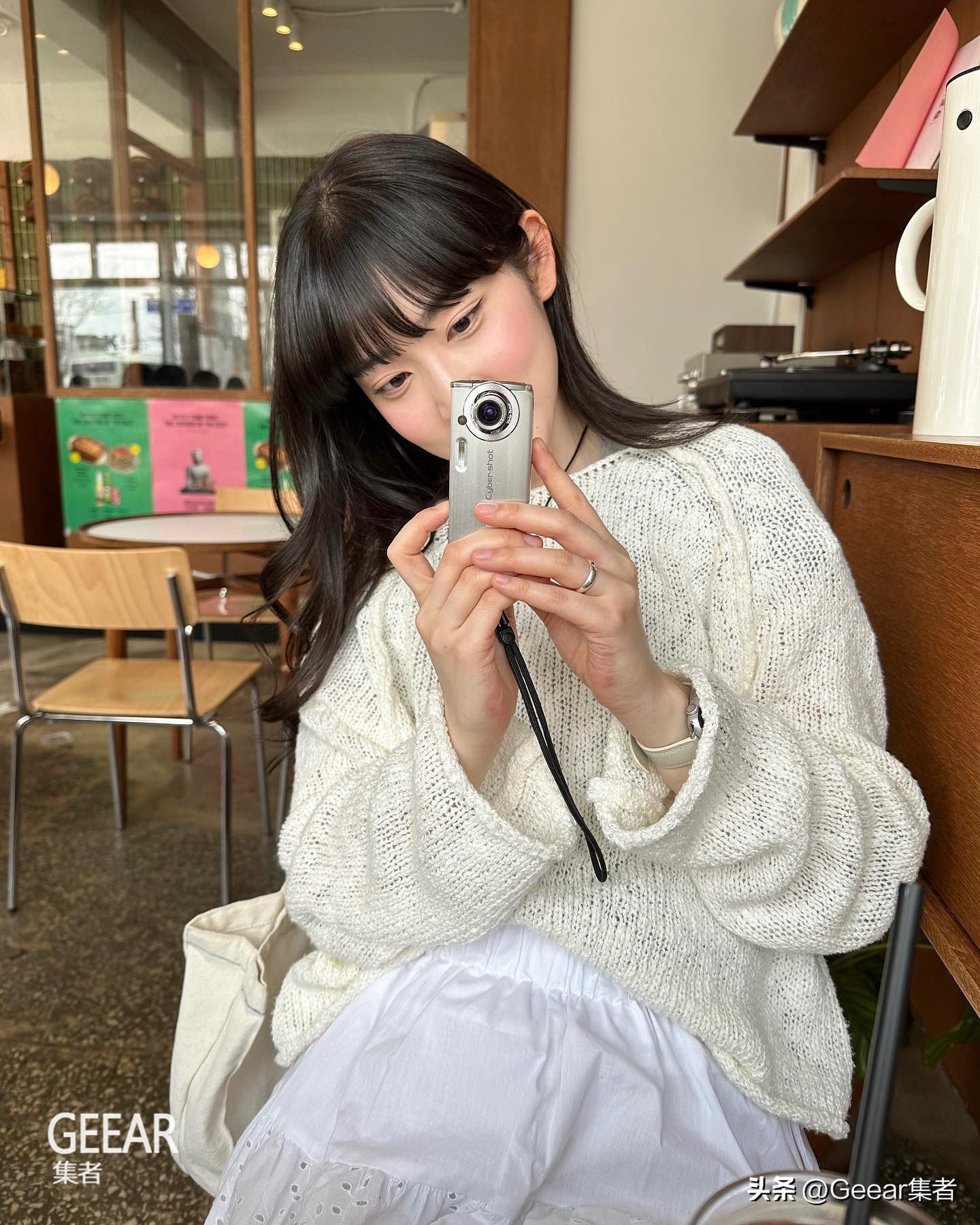 Have a stiff expression and can't pose? This way you can easily grasp ...